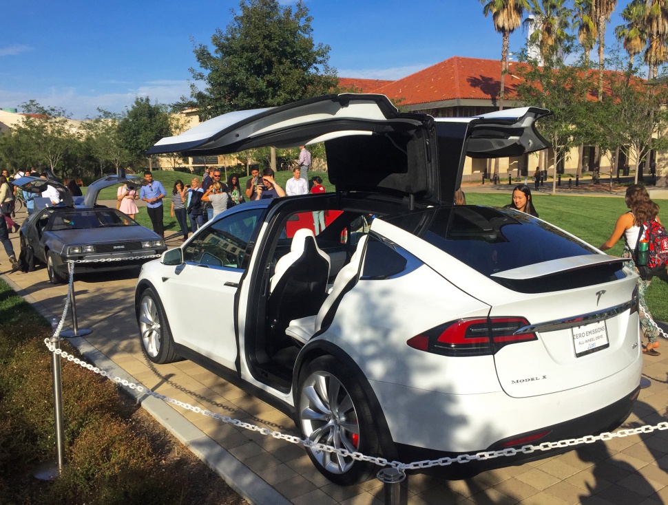 Tesla Model X technical specifications and fuel economy